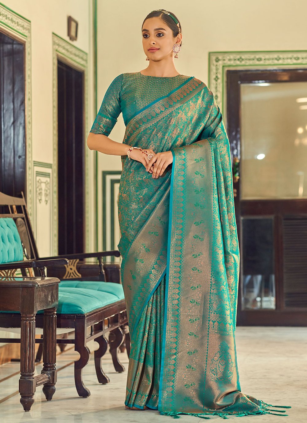 Contemporary Style Saree Weaving Silk in Rama