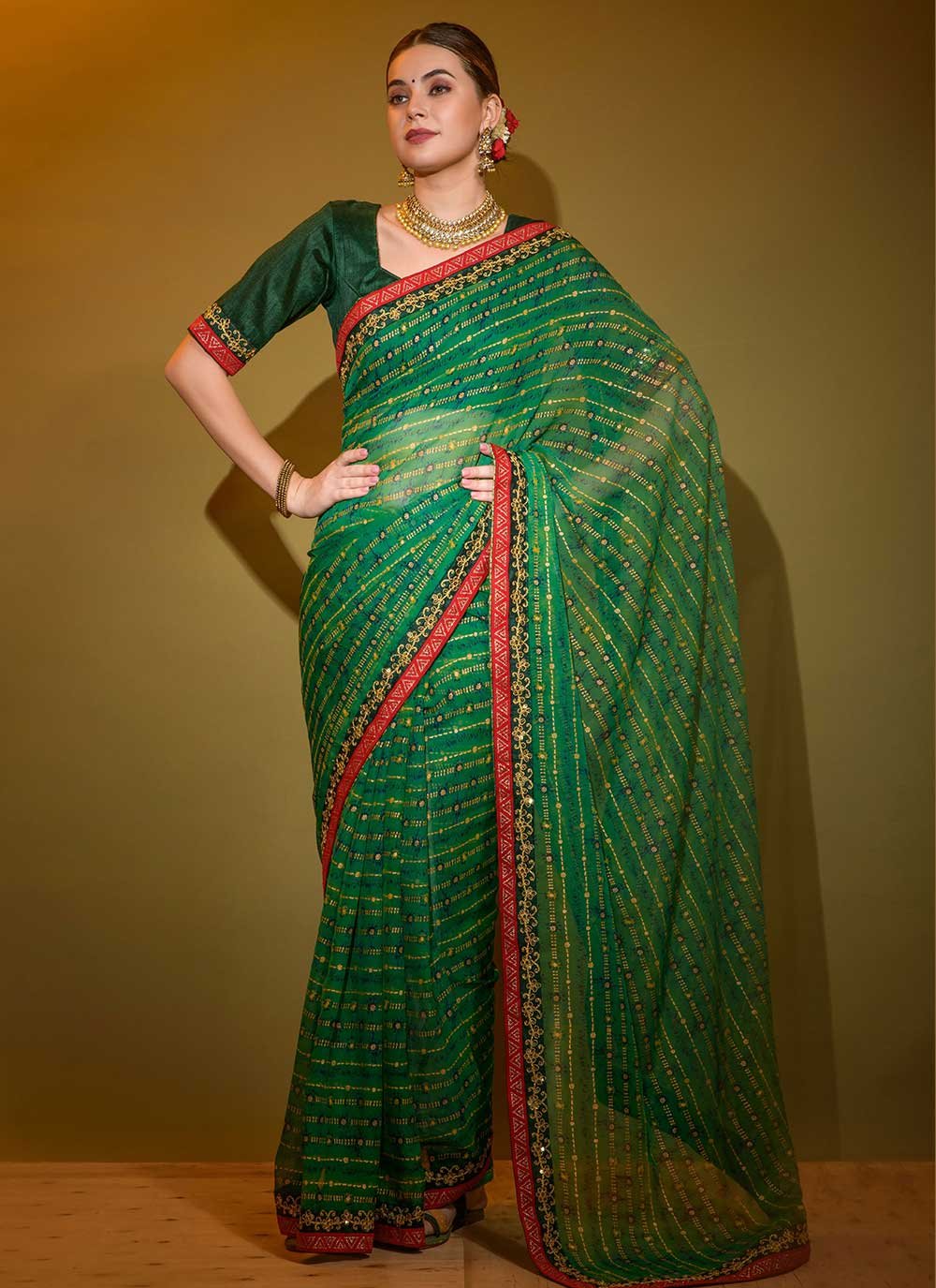 Irresistible Trendy Saree For Mehndi