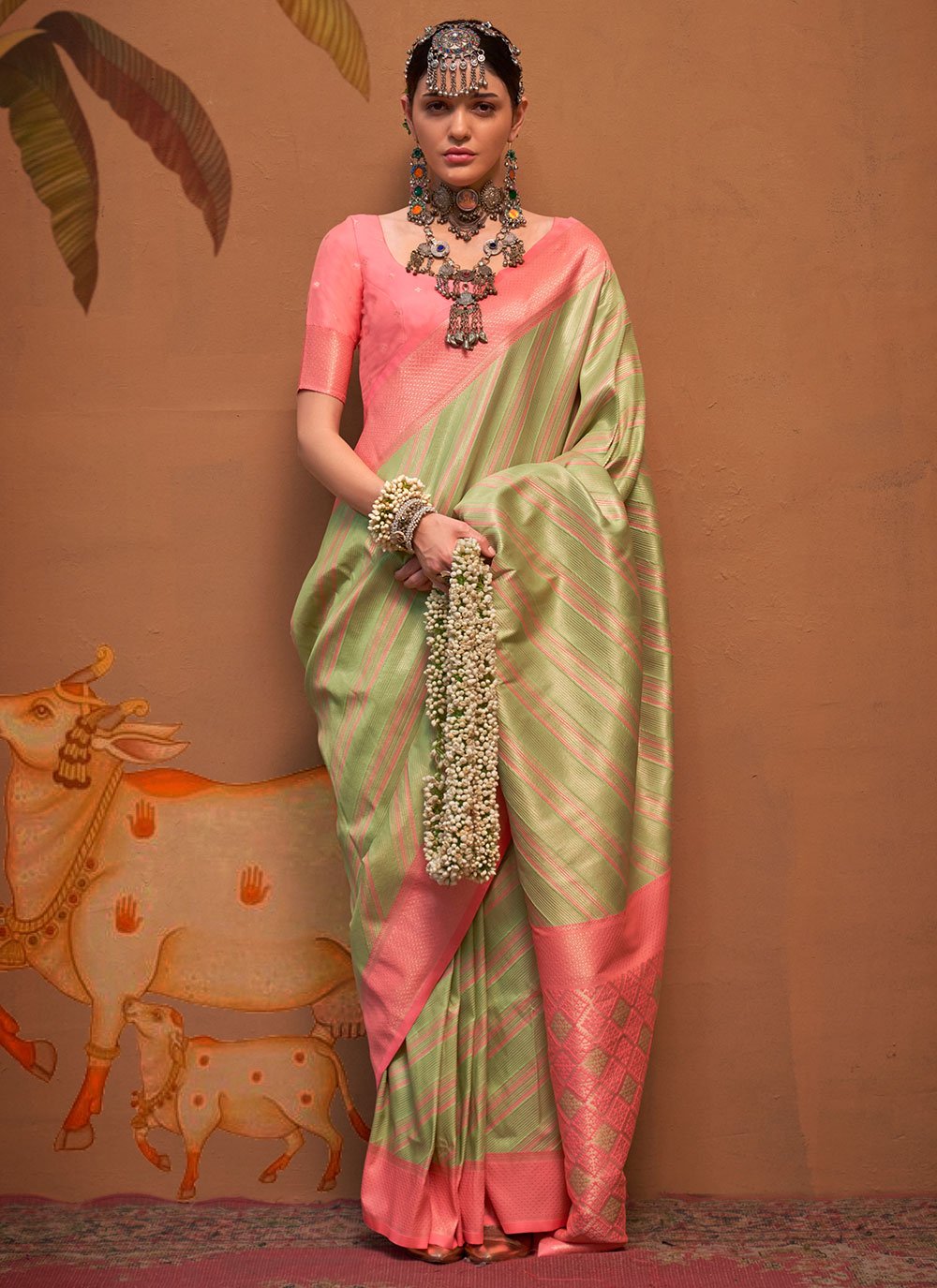 Exotic Weaving Handloom silk Green and Rose Pink Classic Saree