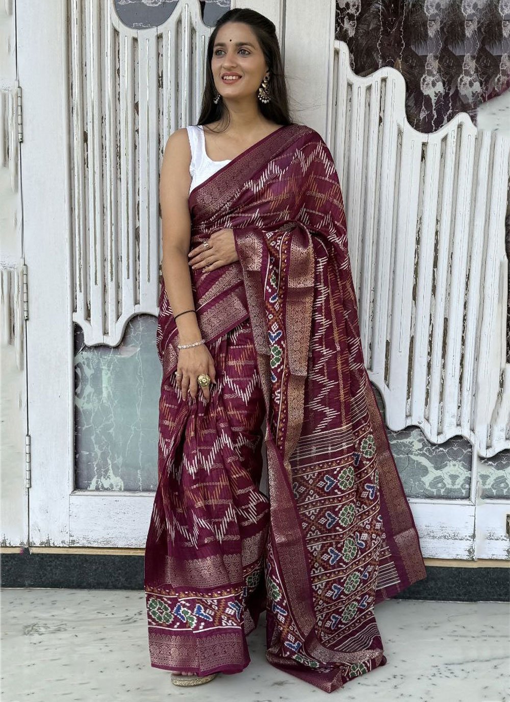 Innovative Cotton Silk Print Classic Saree